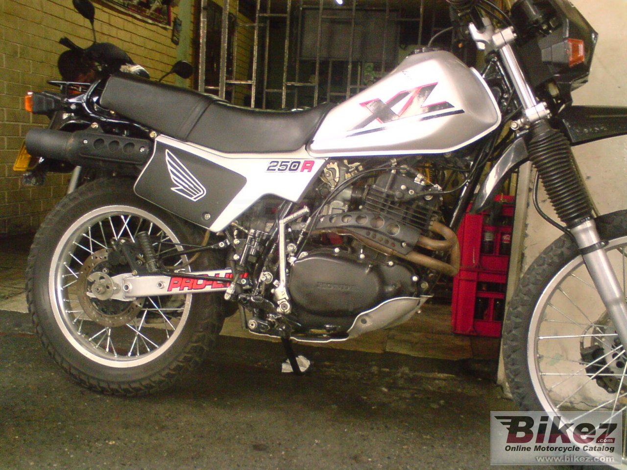 honda-xl-250-r-poster